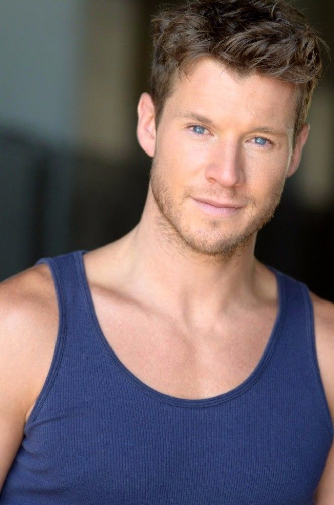 Chad Michael Collins's Photos - Stage 32